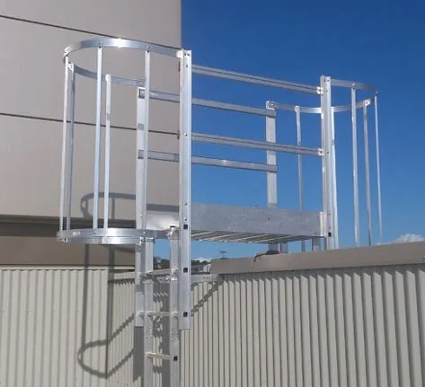 Escaleras industriales. ¿Cuántos tipos existen?